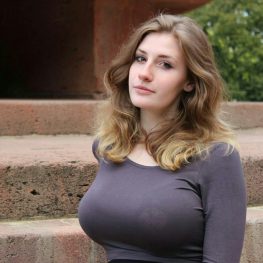 Girls wearing tight sweaters - T-I-G-H-T.COM